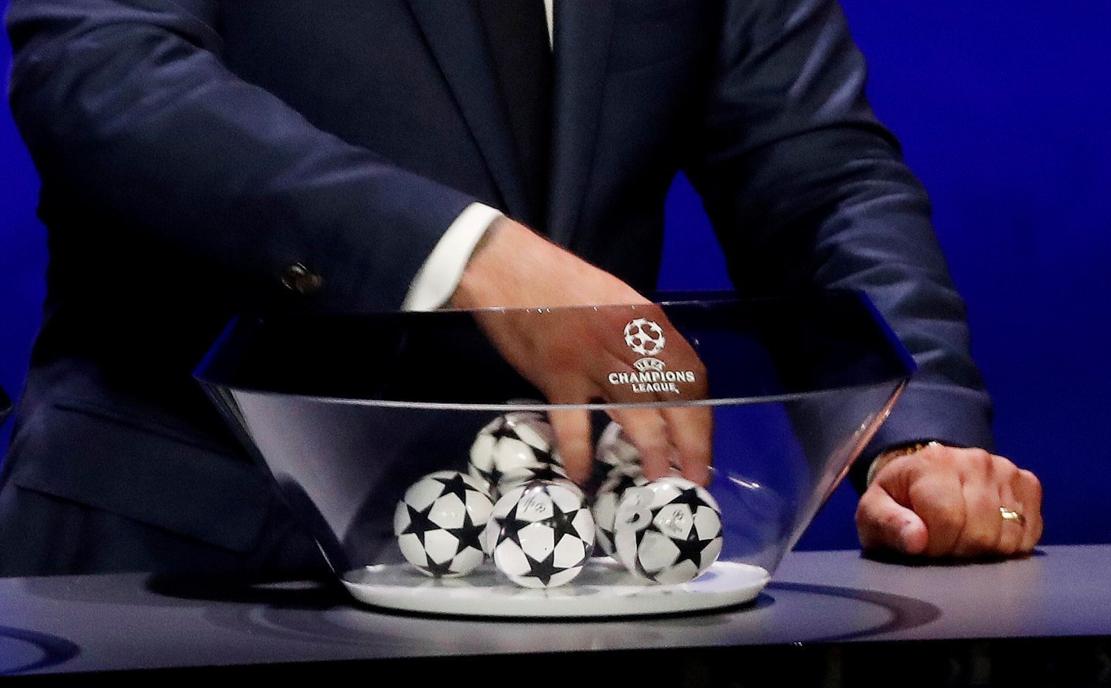 ucl-draw-champions-league-balls-pot - Match.cy